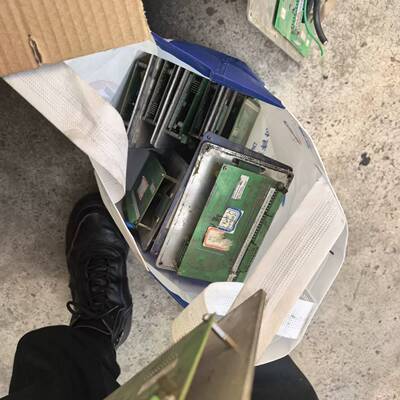 可议价MB90F598G芯片有用得到的联系MB90F598G