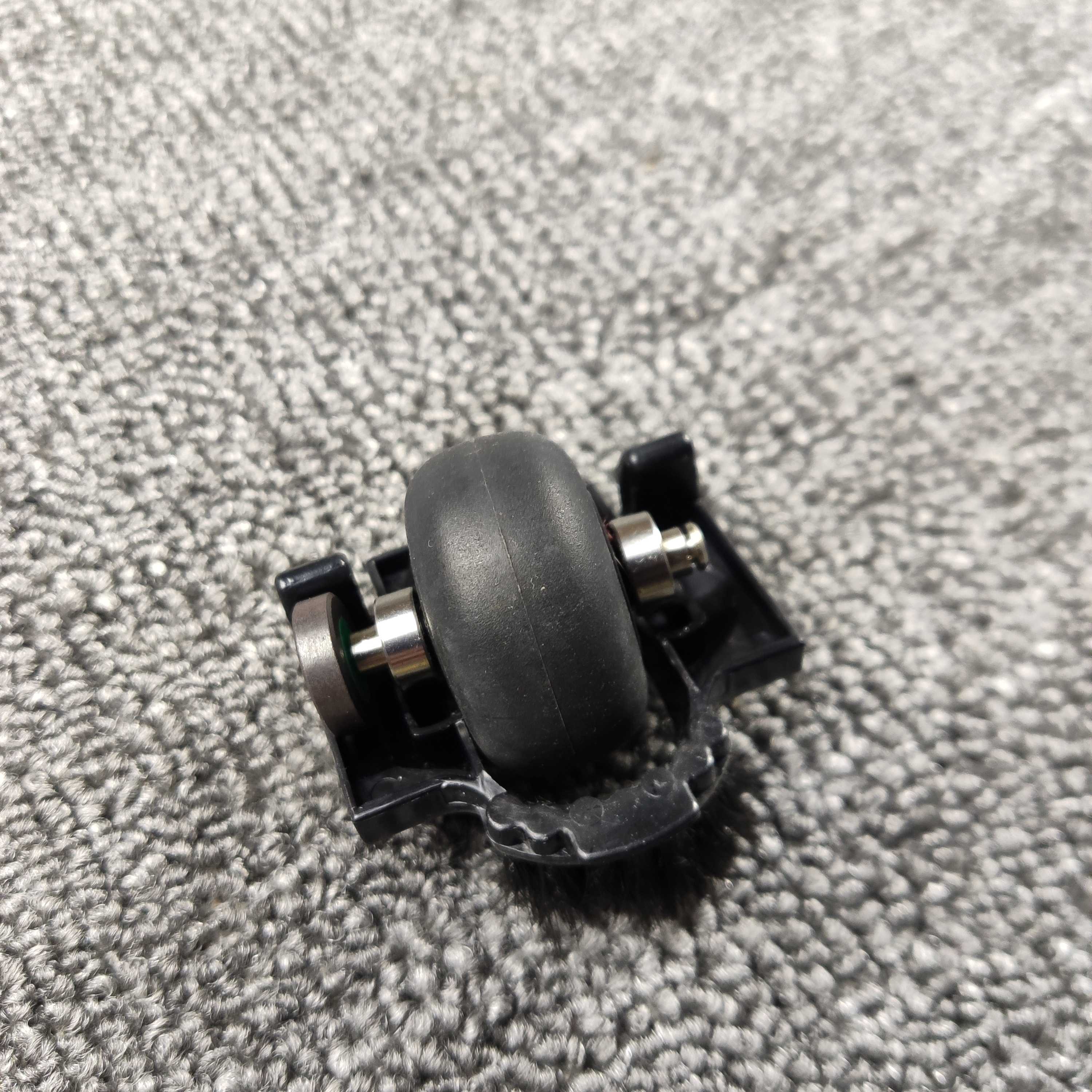 适配飞利浦机器人吸尘器配件FC9910前轮小轮子小毛刷轮子盖板轴承