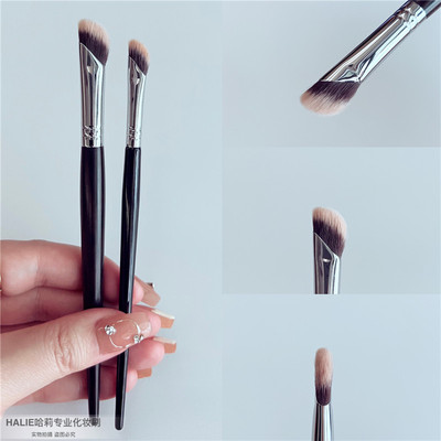 修容膏专用镰刀鼻影刷