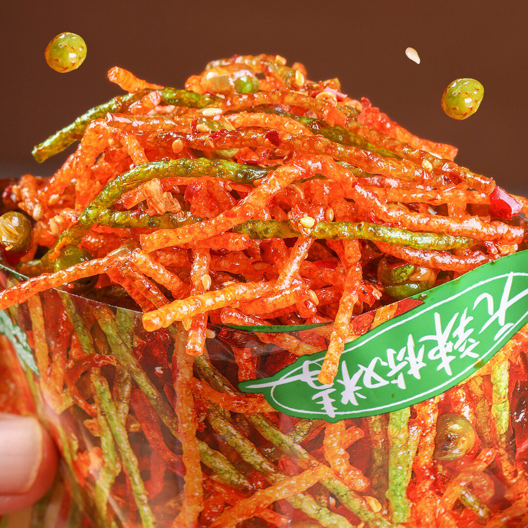 【红绿喷火丝辣味零食辣条丝火锅麻辣味零食经典童年小吃儿时怀旧