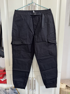 美特斯邦威男休闲弹力腰带束脚裤