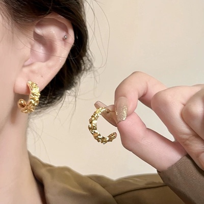 不规则金色耳环2024新款爆款高级感耳钉女小众设计感耳圈独特耳饰