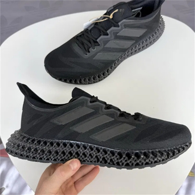 阿迪达斯纯黑织物运动跑步鞋