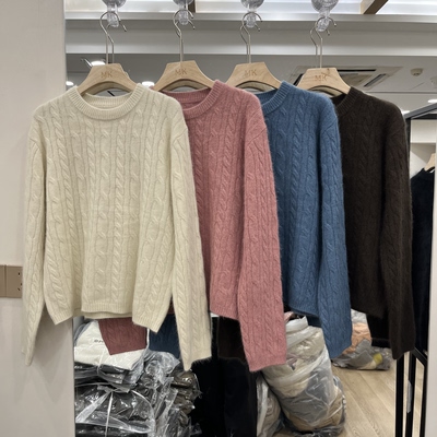 实体店同款2026秋冬新款女士圆领麻花纹韩版浣熊毛长袖毛衣针织衫