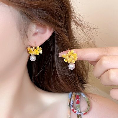 爆款高级感黄色花蕊耳钉