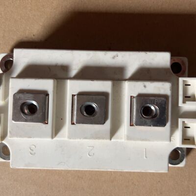 斯达模块GD450HFY120C2S 一共有六个  为单