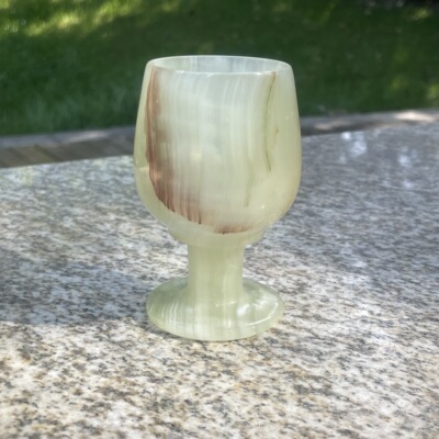 共饮一杯无。天然阿富汗玉简约酒杯造型摆件时髦高级氛围感家居