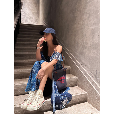 度假风A型吊带连衣裙露肩荷叶边