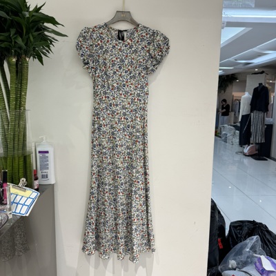 欧洲站2026夏季新款法式泡泡袖收腰显瘦度假女蚕丝碎花连衣裙2318