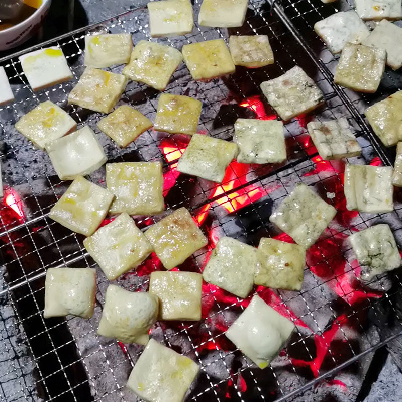 烧烤辣贵州特产铜仁小豆腐烧烤烙锅小吃黄豆制品臭干臭豆腐配辣椒