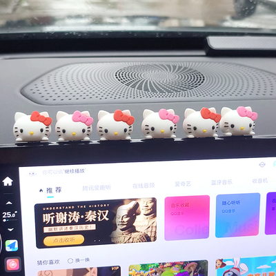2024新款立体汽车摆件卡通可爱中控台装饰品车内导航联屏车载摆件