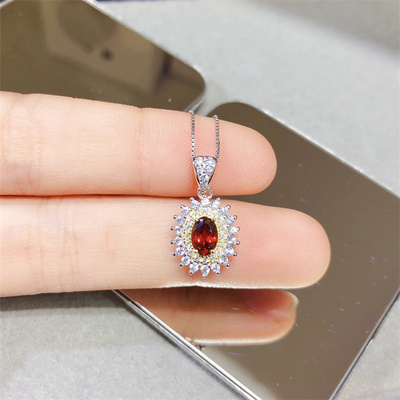 女925银小巧款石榴石吊坠