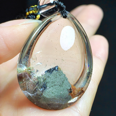 天然金字塔绿幽灵水滴吊坠