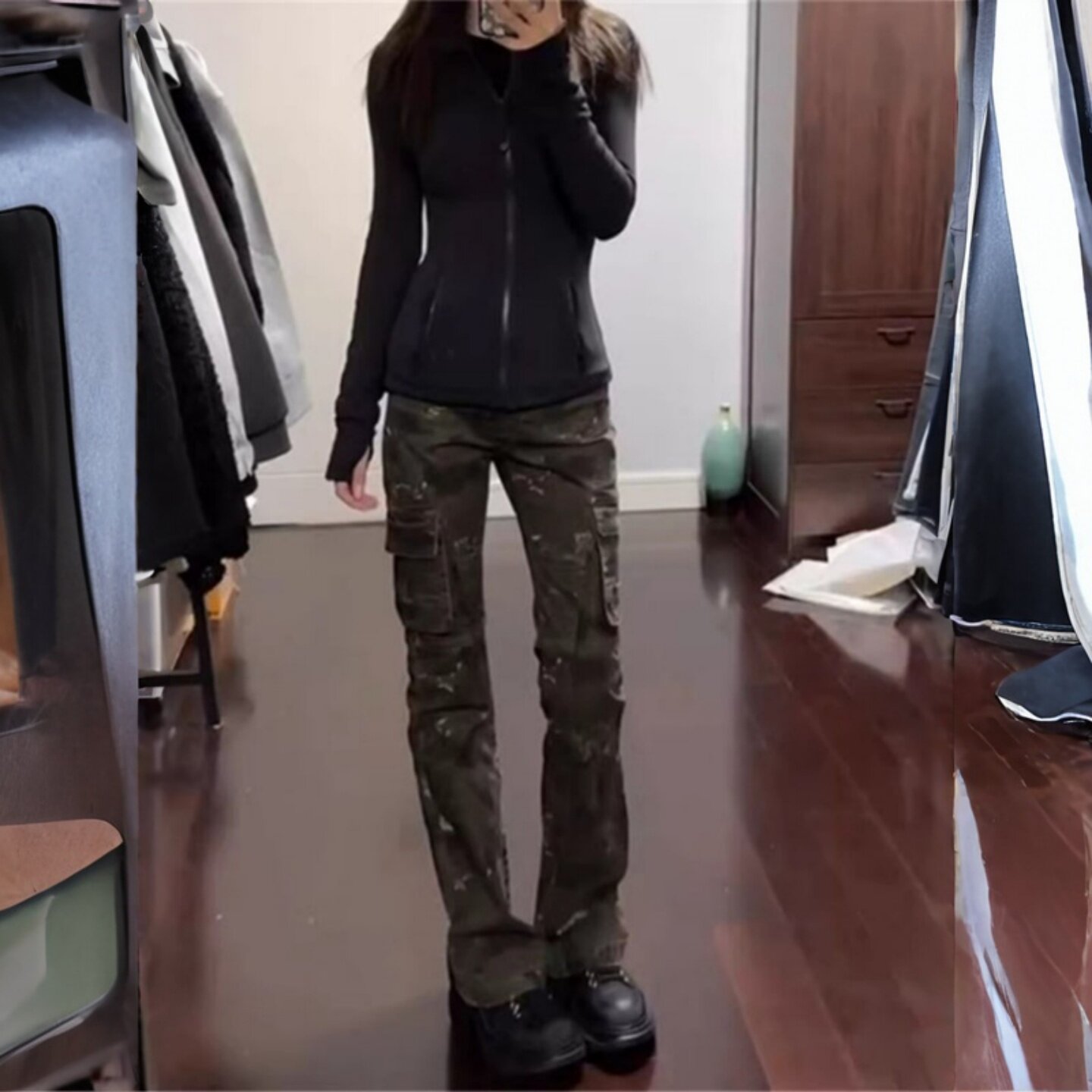 美式高街工装迷彩牛仔裤女2026秋季大码胖mm修身显瘦窄版微喇长裤