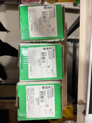 施耐德塑壳断路器 LV510330 CVS100F 3P3D