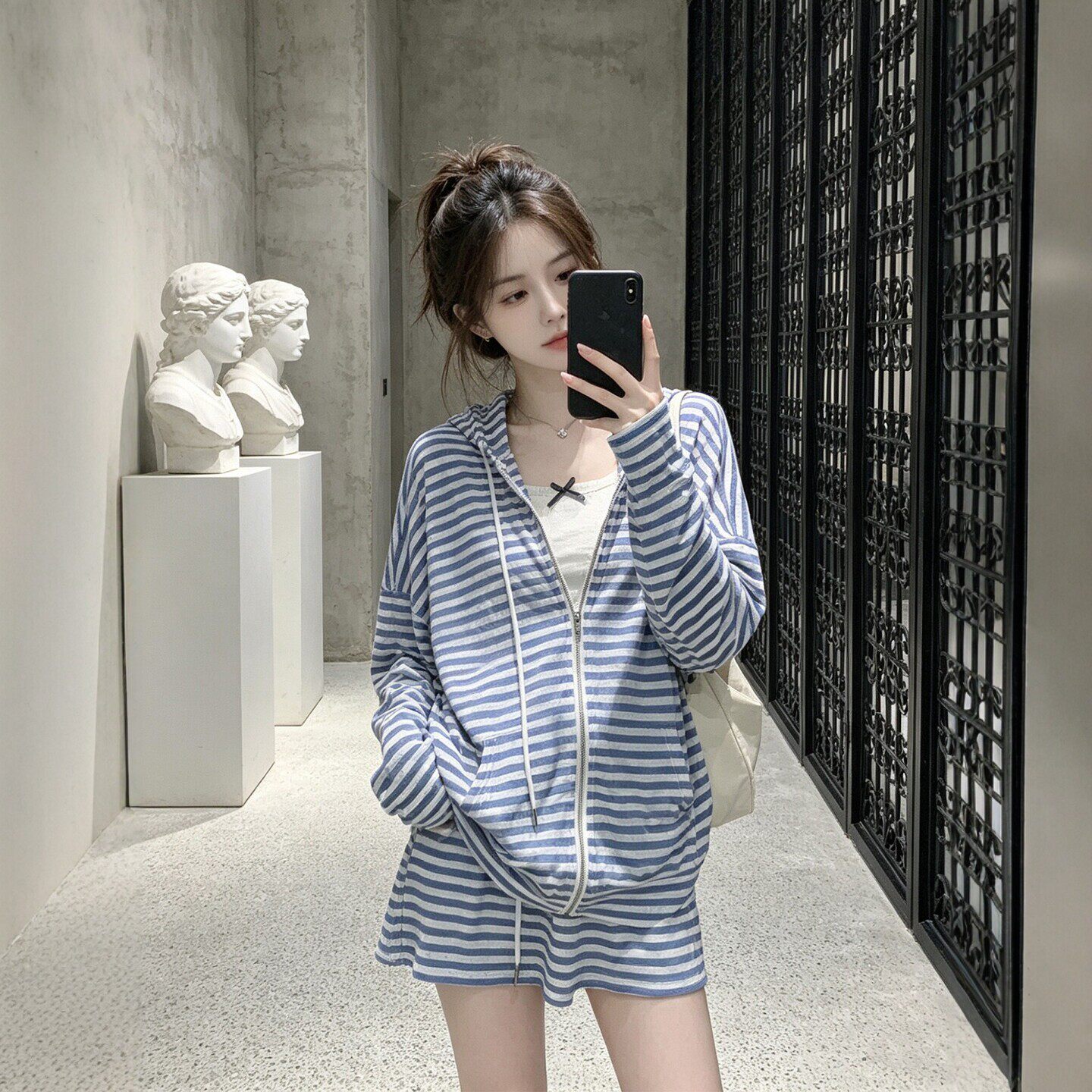 慵懒风休闲运动服套装女夏季薄款宽松显瘦防晒条纹外套短裤两件套