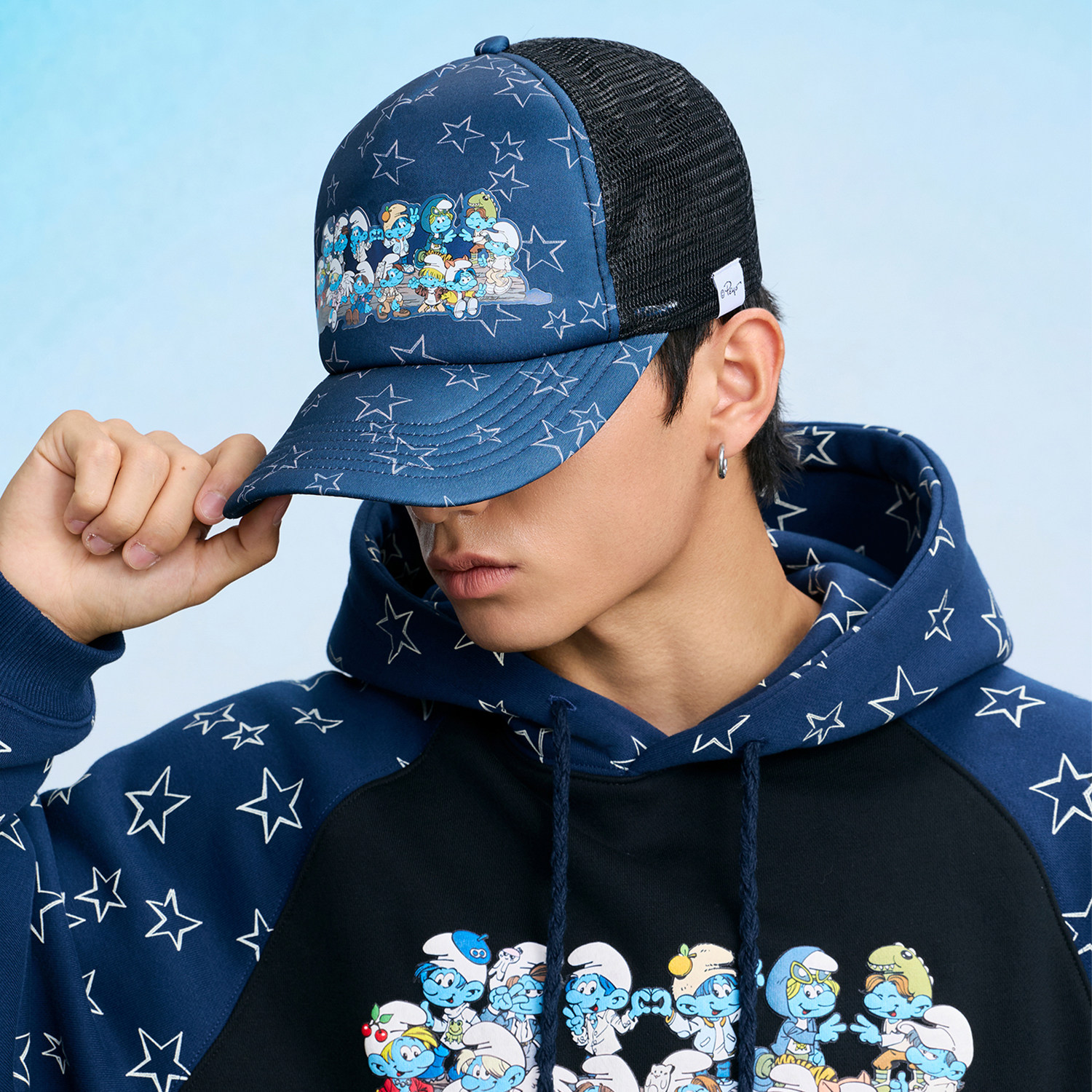 【SEVENTEEN ｜The Smurfs 联名】WHOOSIS星星人物合影弯檐货车帽