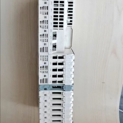 LMC058LF42 施耐德伺服运动控制模块