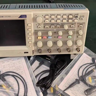 二手泰克示波器TDS2024C,200兆2G采样四通道8成新--议价商品