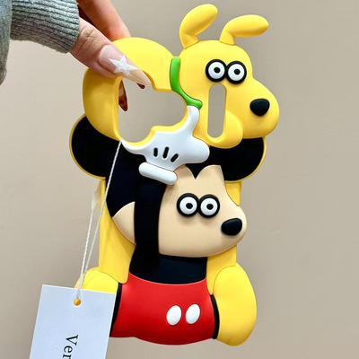 卡通可爱米老鼠托举小狗适用苹果17promax手机壳iphone16新款15pro女款14pm全包保护壳