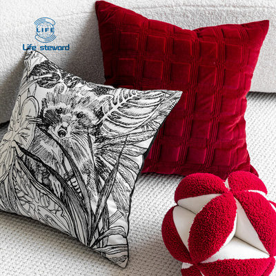 轻奢沙发抱枕红色丝绒小