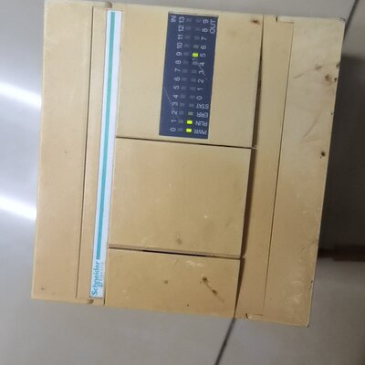 【全场5折起】拆机施耐德PLC TWDLCAA24DRF两台，模拟量模块已