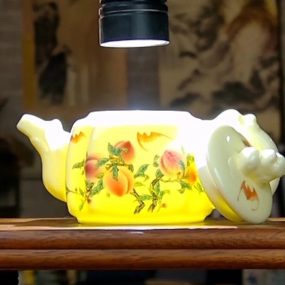景德镇陶瓷粉彩黄稀土寿桃五福壶手工茶壶茶具捏雕龙壶 350cc
