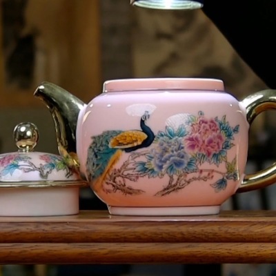 景德镇陶瓷红稀土茶壶茶具家用泡茶釉上纷彩孔雀牡丹壶 家居摆件