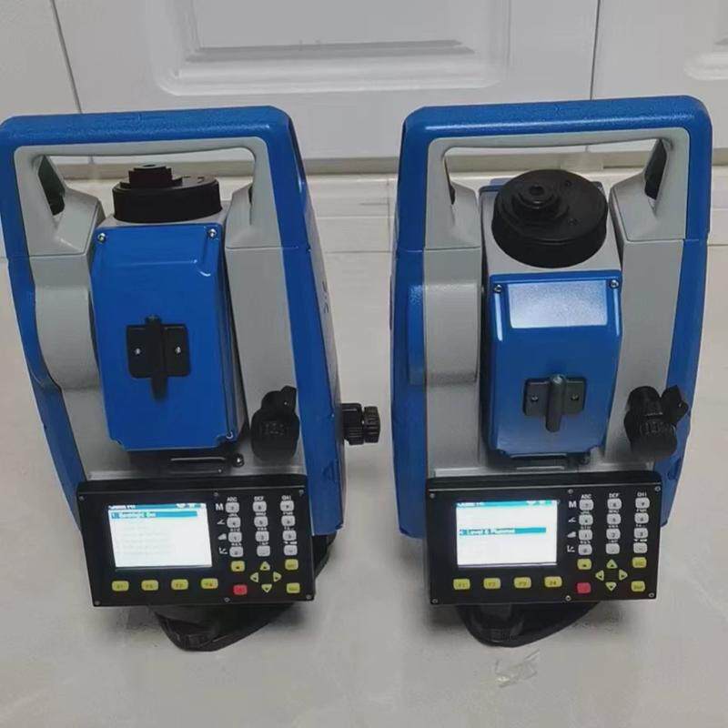 思拓力全站仪r2免棱镜600米双轴补偿八行液晶显示摩擦制动r3