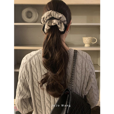 素淡又日常！气质大肠发圈女