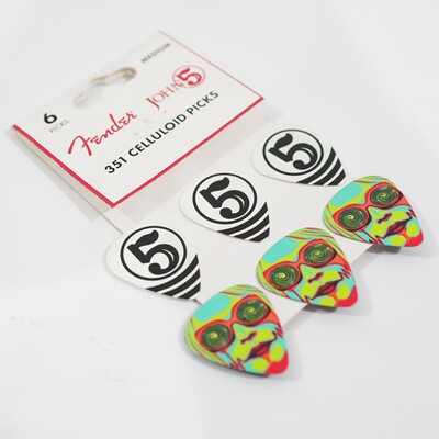 Fender芬达拨片赛璐璐中号