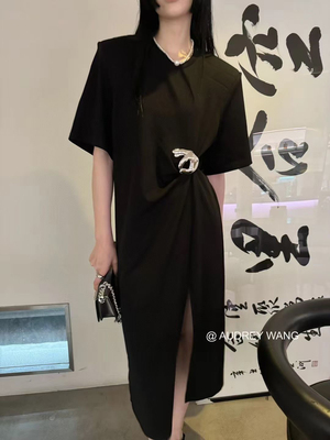 AW2024夏季新款原创小众短袖圆领开叉cos风冷淡风女设计感连衣裙