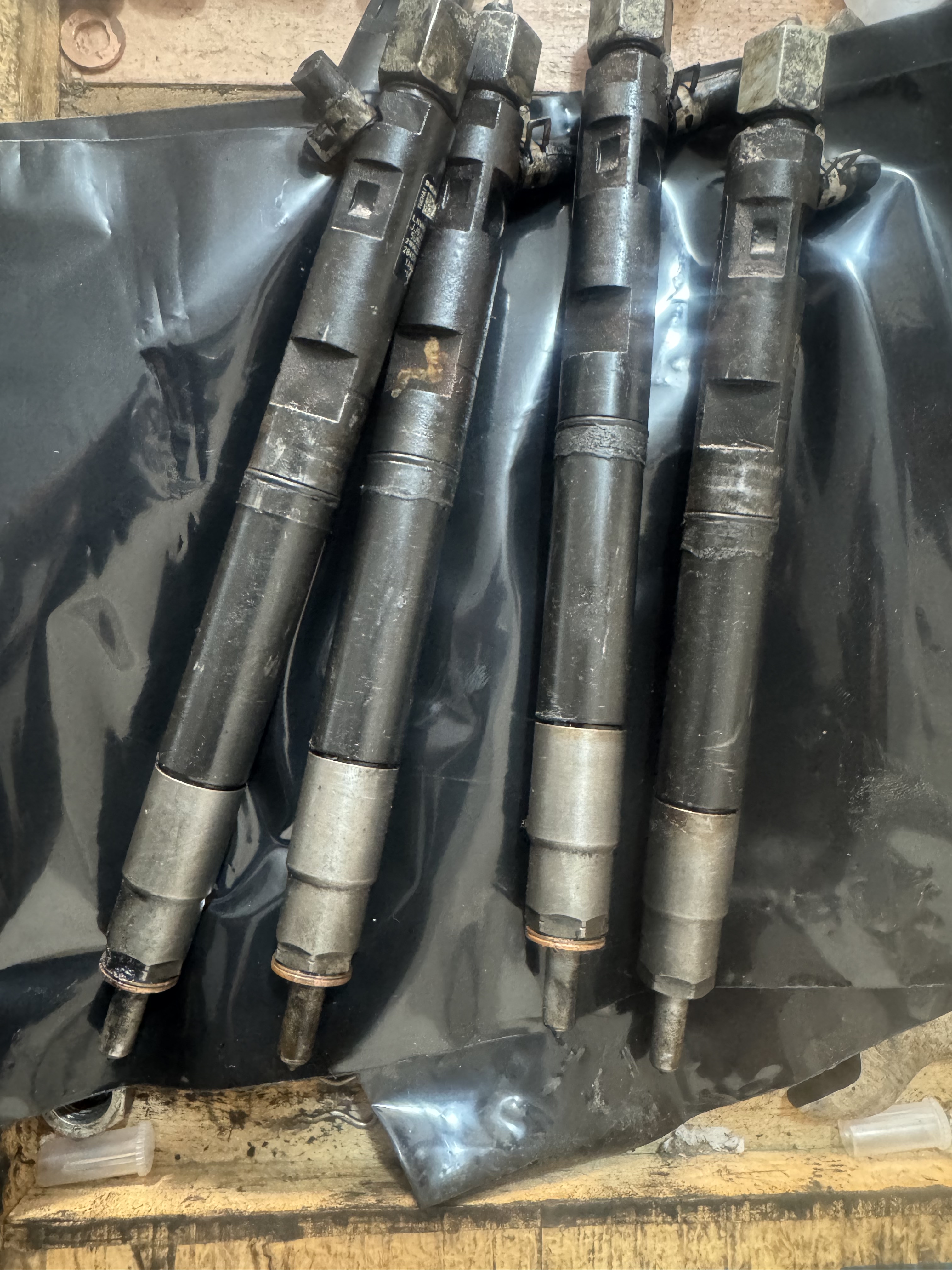 28457614 德尔福系统共轨喷油器 玉柴CRI-011国五电喷喷油嘴总成