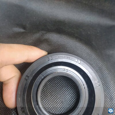 XH0409E 纳智捷大7  左半轴油封 尺寸35X73X10mm 半轴油封