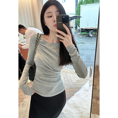 内搭好帮手捏褶圆领上衣