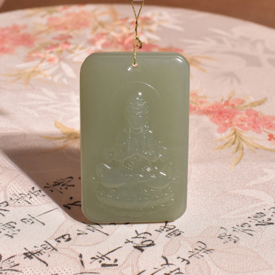 青海料冰底晴水色苏工精雕吊坠
