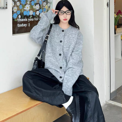 美式慵懒风灰色针织开衫