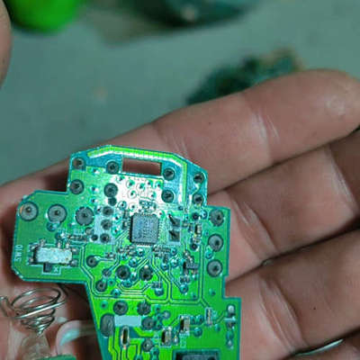 罗技M320 无线鼠标主板，，器件出，68个，.询价