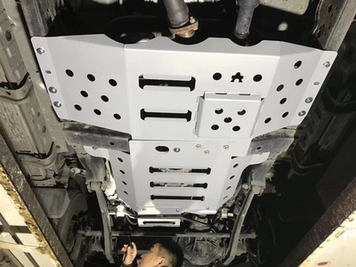 适用于丰田陆巡LC76 LC78 LC79发动机底盘护板LC71底盘装甲