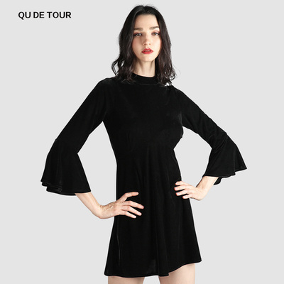 QU DETOUR 半高领喇叭袖丝绒连衣裙2026年春复古天鹅绒高腰A字裙