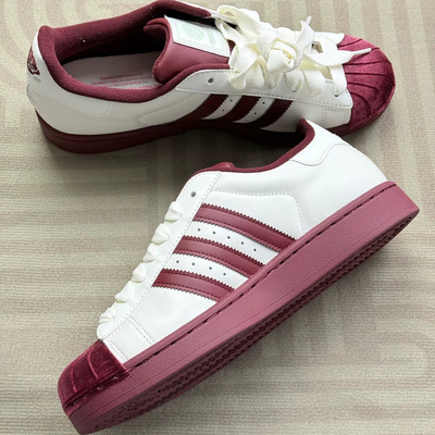 Adidas男女轻便耐磨舒适运动板鞋