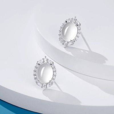 蛋形围镶白玉髓耳钉新中式国风豪镶8*10mm白月光925银镀金耳钉
