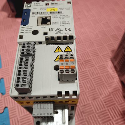 议价Lenze伦茨8400系列变频器 E84AVSCE7512S能维修