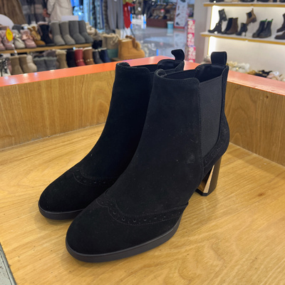 接吻猫女鞋冬季新款羊反绒薄绒时尚百搭粗跟女短靴女靴KA09713-12