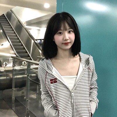 新款复古条纹撞色连帽卫衣女