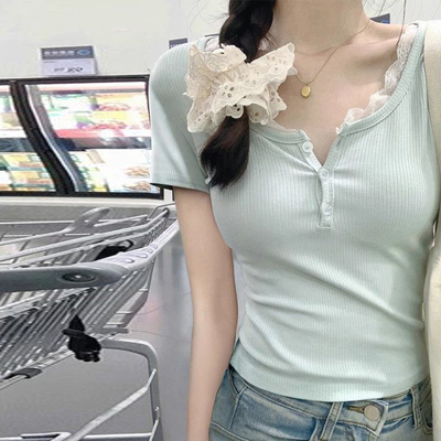 蕾丝花边拼接纯欲短袖t恤女设计感夏季新款正肩bm短款修身上衣