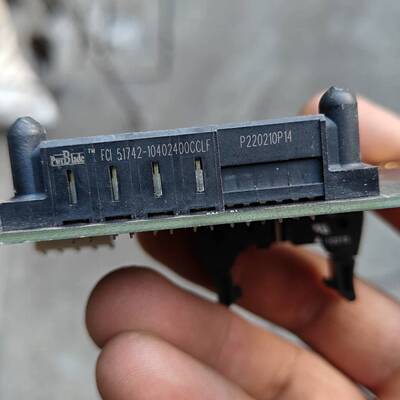 可维修HTC主板连接器，型号CX7APLB30-V2，FCI5议价