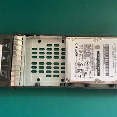 可维修IBM V7000 6Gb SAS FRU 00Y2683议价