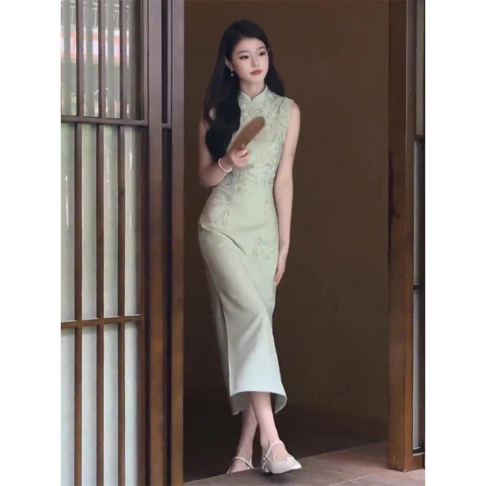 豆绿夏季新气质旗袍优雅淑女中式连衣裙改良刺绣短袖国风无袖裙子