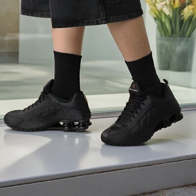 NIKE/耐克女子SHOX R4缓震气柱低帮耐磨运动休闲鞋AR3565-004
